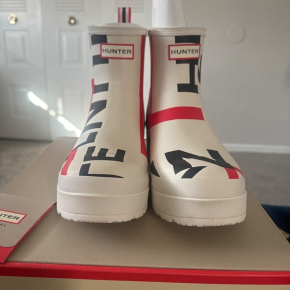 Hunter | Shoes | Org Play Short Exploded Logo | Poshmark